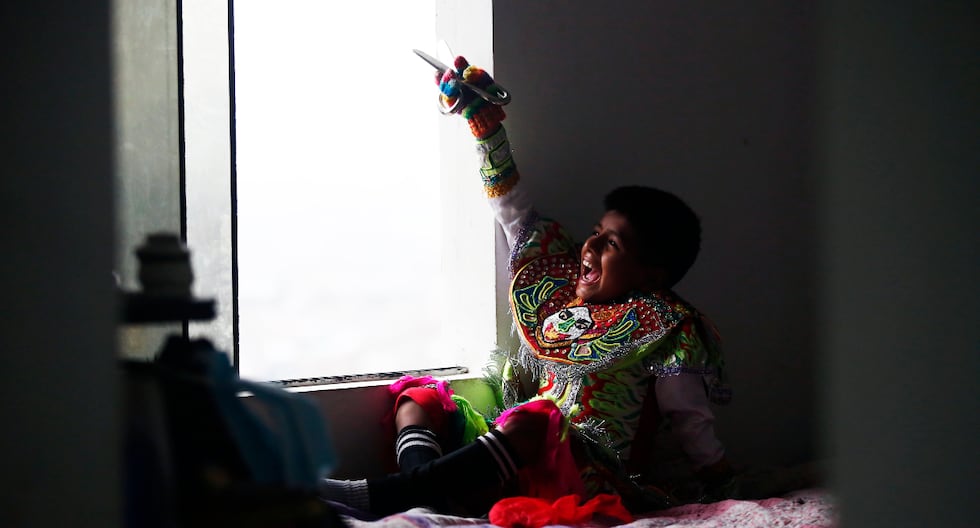 Tilín, el niño viral, ahora representa al Perú como danzante de tijeras ...